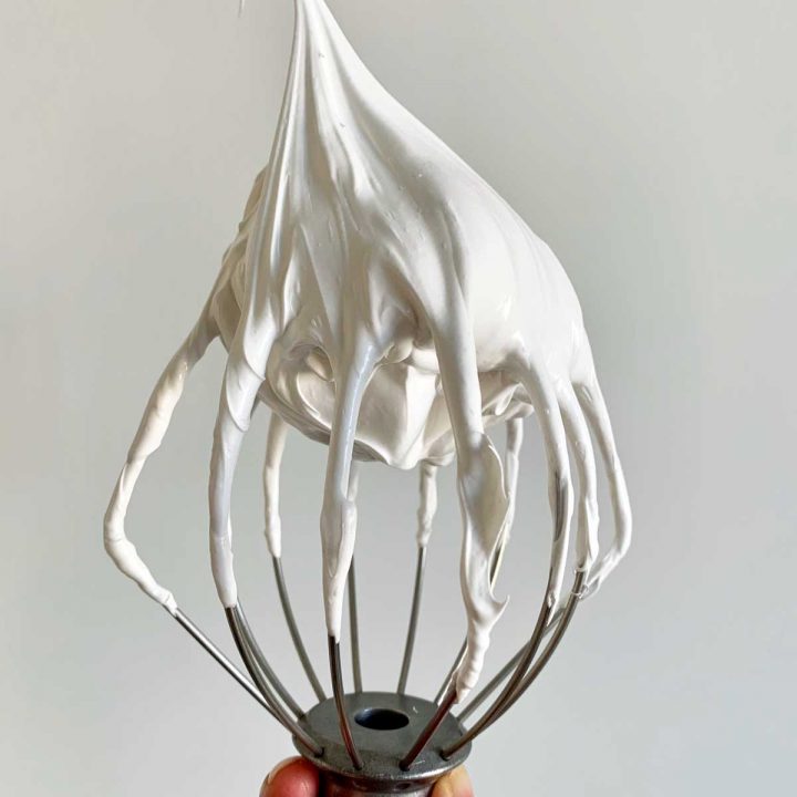 Swiss Meringue Buttercream | bakeologie