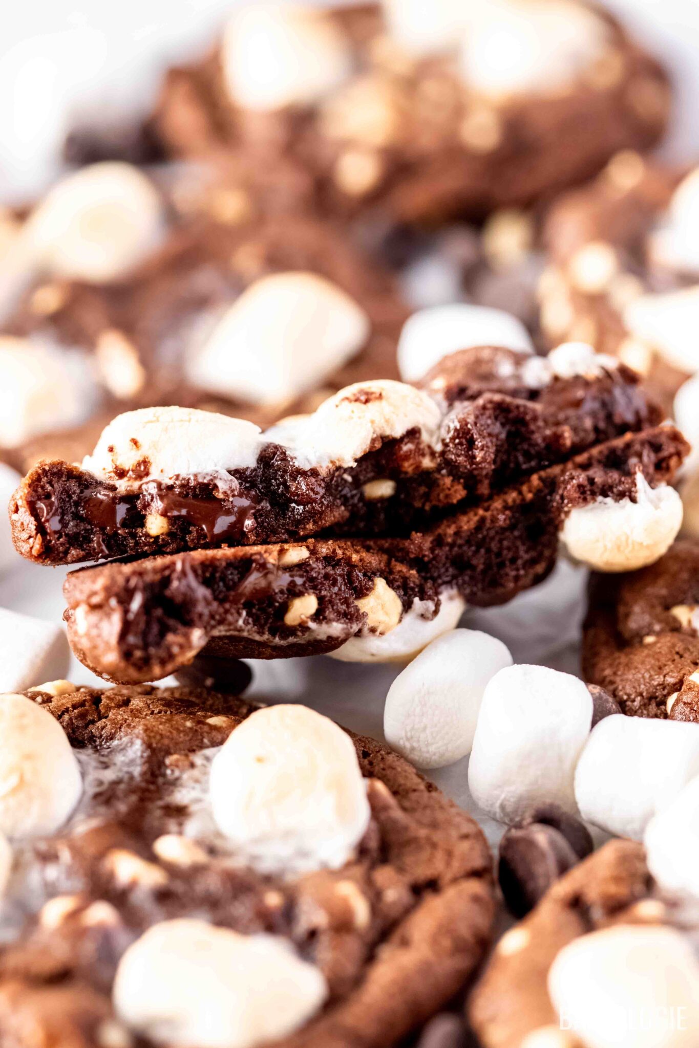 Rocky Road Cookies | bakeologie
