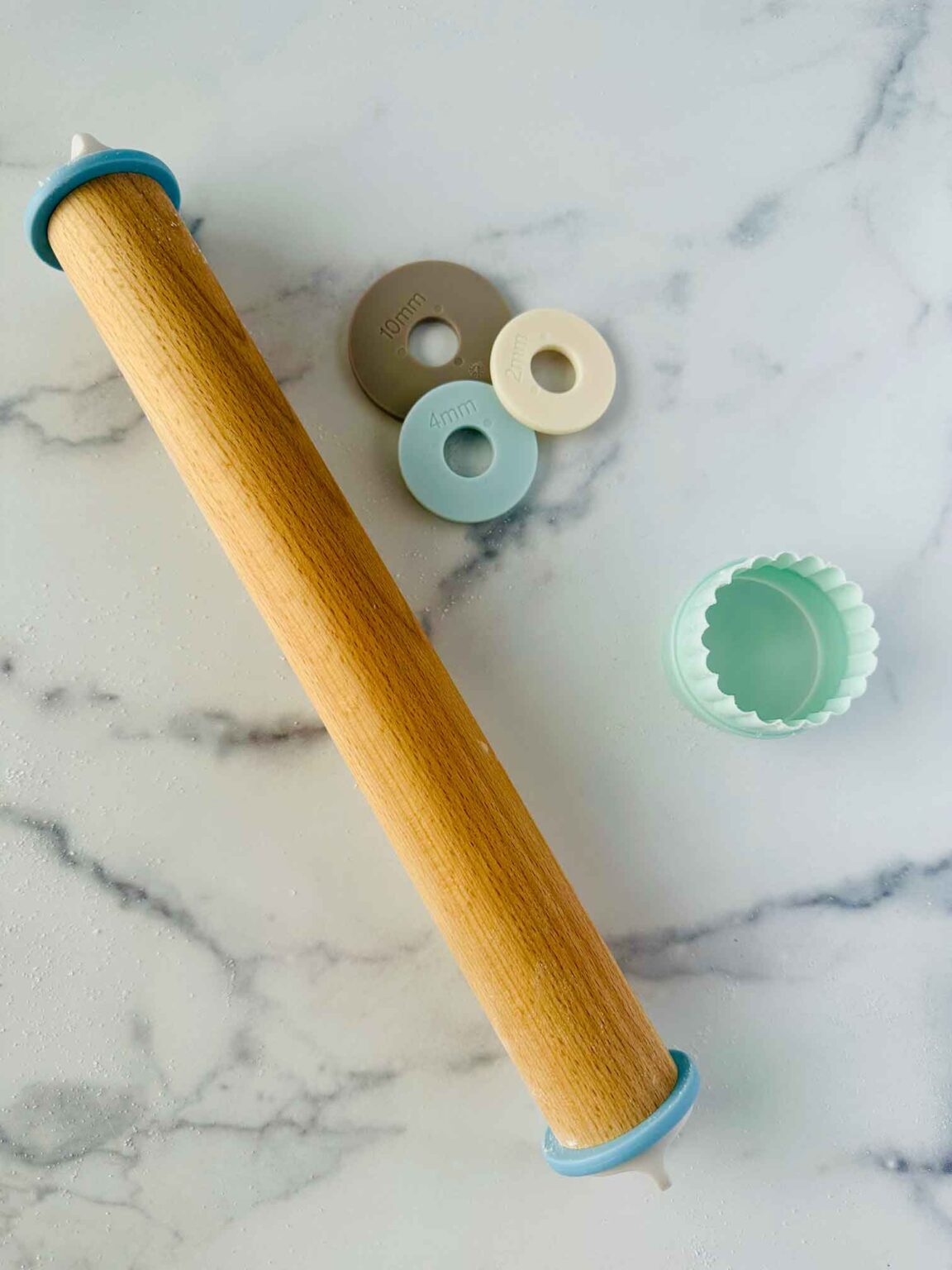 Easy Shortbread Cookies -Two Ways | bakeologie