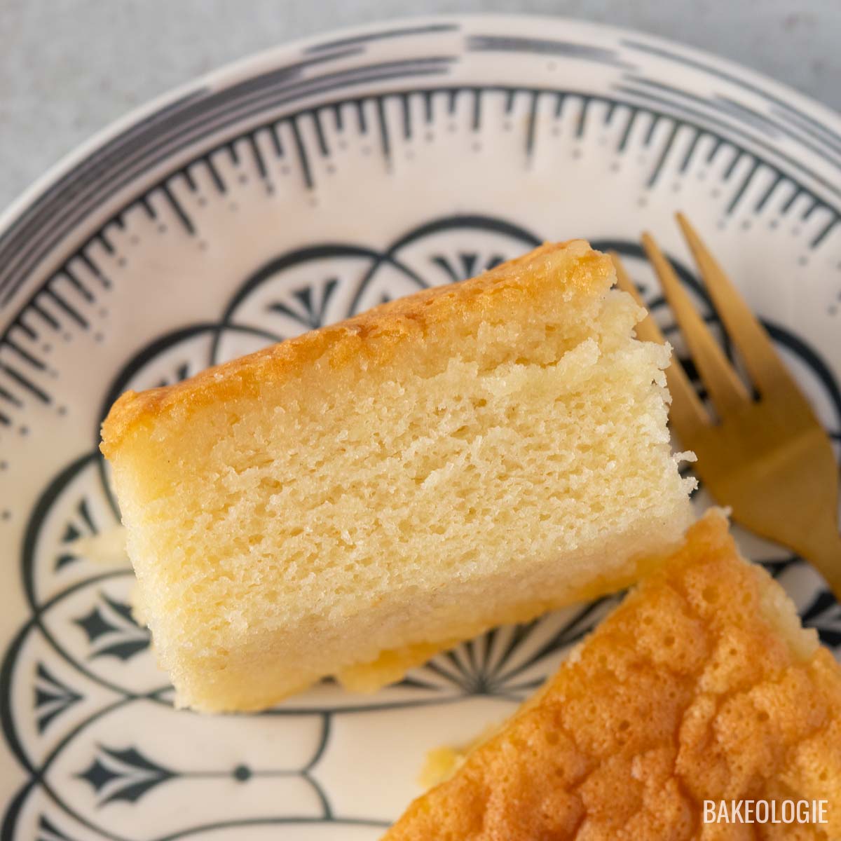 Old Fashioned Hot Milk Cake | bakeologie
